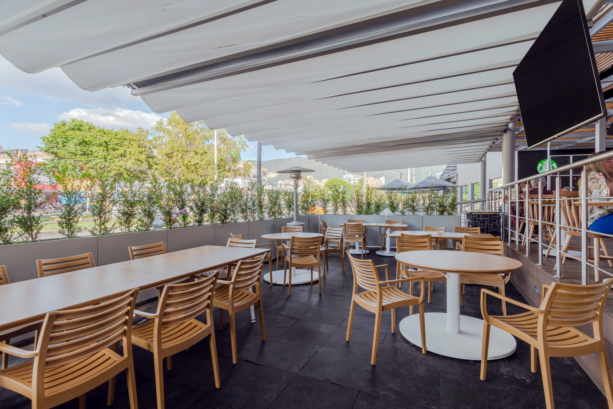 Redefiniendo la Arquitectura Exterior - Parasoles Tropicales